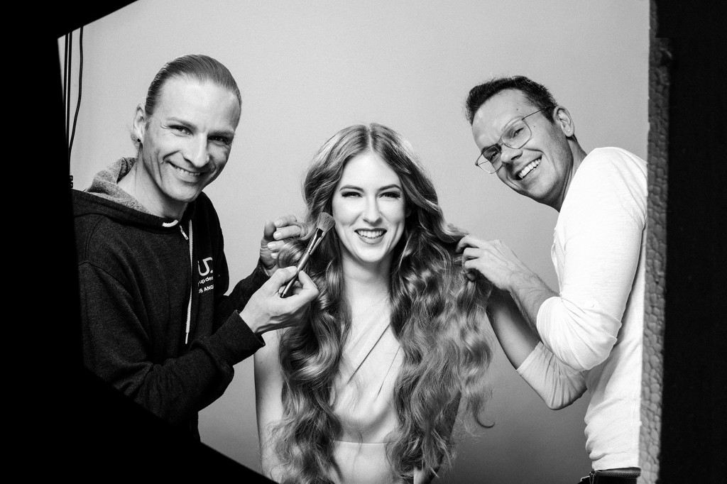 Fotošuting: dve novi Subrina Saten barvi za lase – Urban Modic